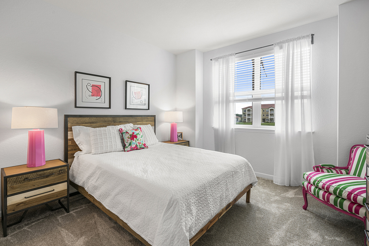 Apartment Photo Gallery - Lerner Parc at Gatlin Commons
